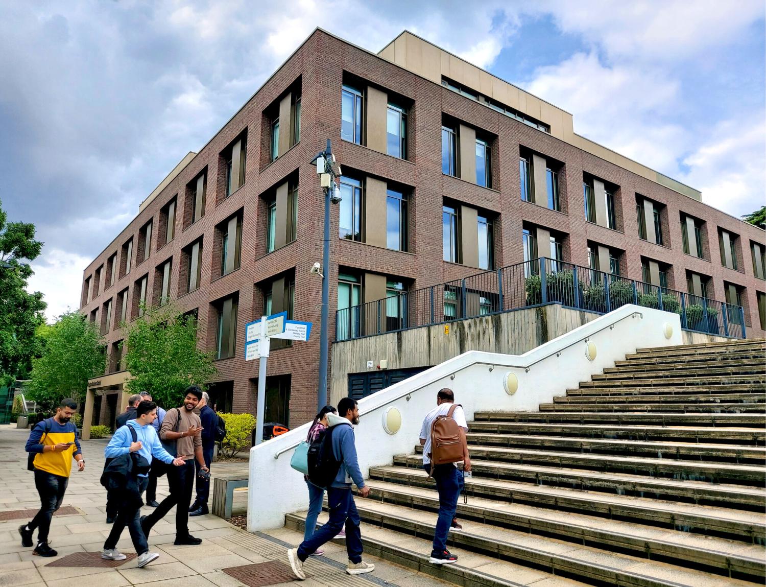 Kingston University - Myeducoach Yurtdışı Eğitim